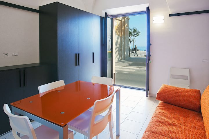 Apartment On The Promenade - Finale Ligure