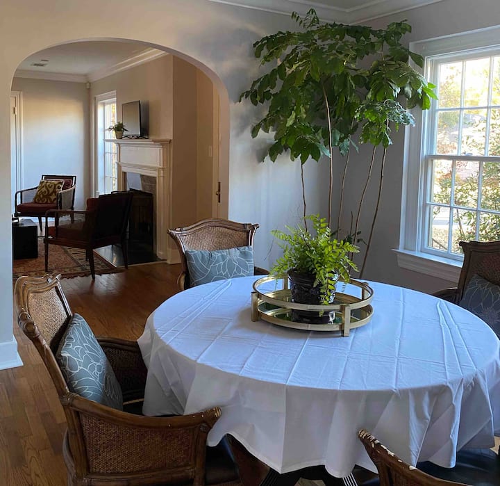 Cheerful Home With Patio & Sunroom - Jonesboro, AR