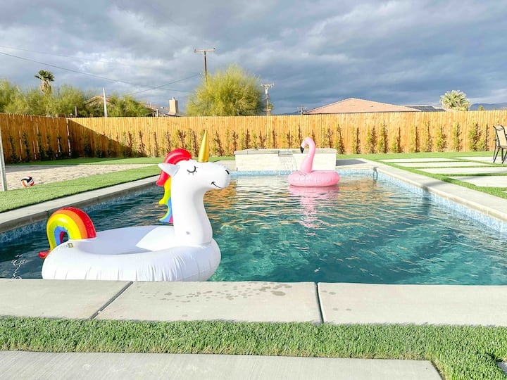 Palm Springs Paradise - Pool, Volleyball Court - Palm Springs, CA