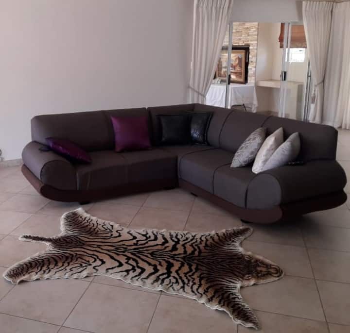 Sunset Retreat - Sea Side Holiday Home - Port Elizabeth