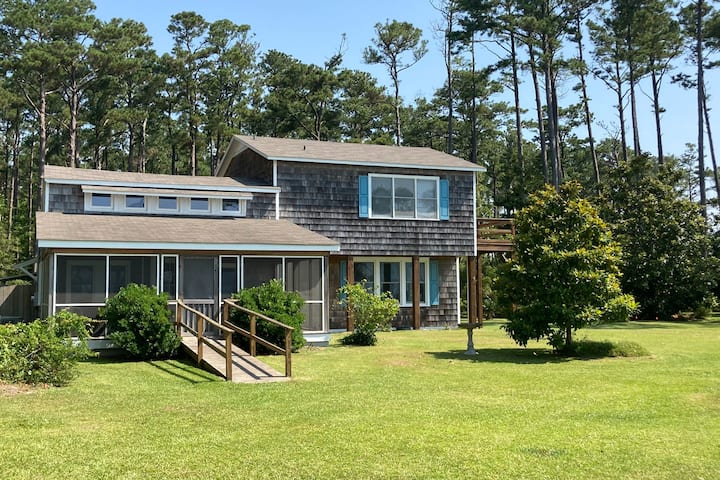 Waterfront Cottage With Private Dock And Kayaks - Harkers Island, NC