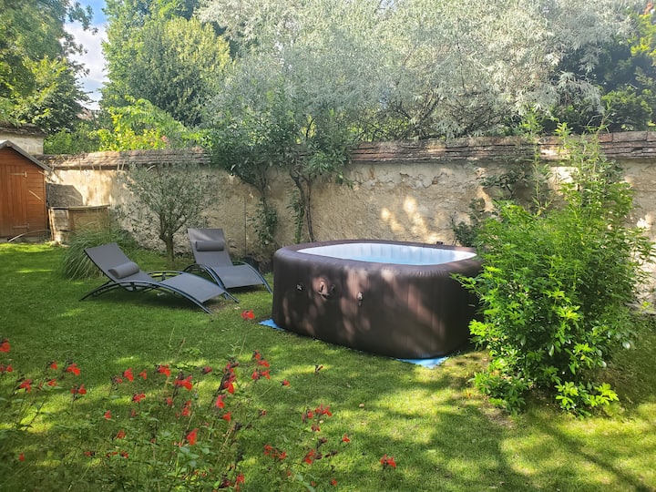 Belle Maison Familiale En Centre-ville Avec Jardin - Fontainebleau