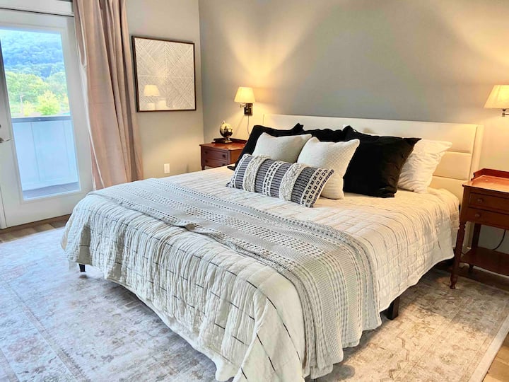 Urban Downtown Townhome | Mtn Views + Trails - Chattanooga, TN