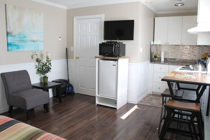 Studio Apartment - Downtown Corner Brook - Grand Lake