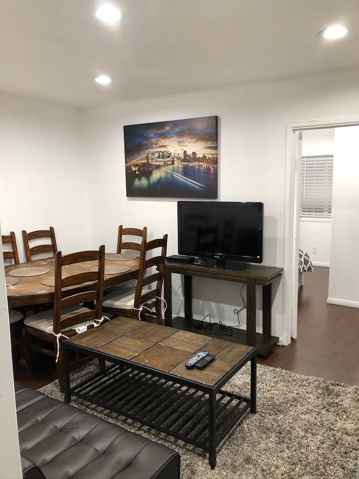 Sunny One Bedroom Apt Lax - El Segundo, CA