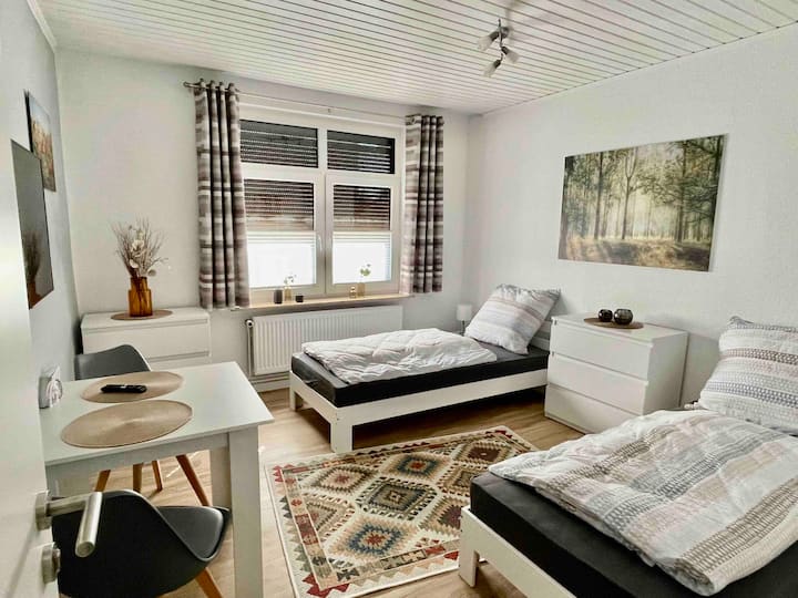 Große Moderne Unterkunft Mit 11 Betten (200qm) - Neumünster
