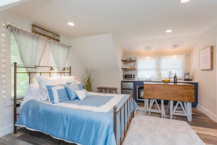 Walk To Five Points >> Clean, Private Guesthouse - Nashville, TN