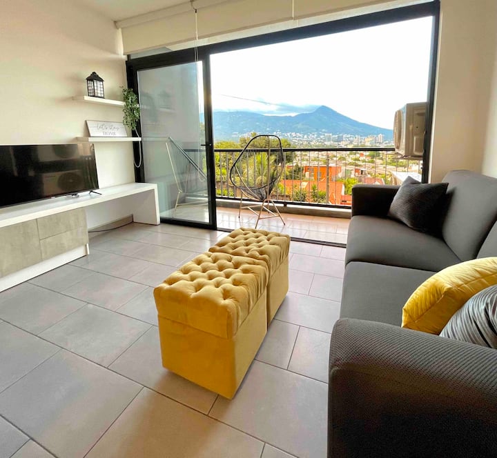 Comfy Apt With Volcano View | Central And Safe - San Salvador