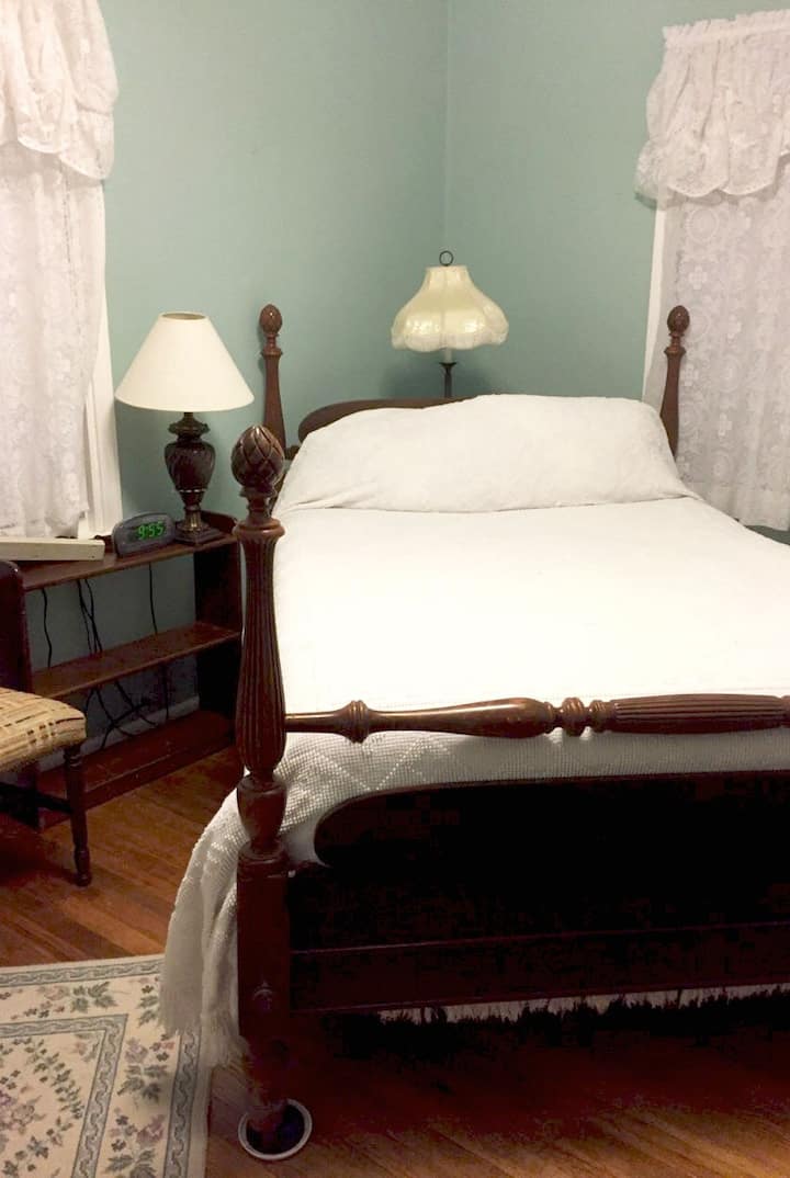 Sunshine Accommodations - Pensacola Beach, FL
