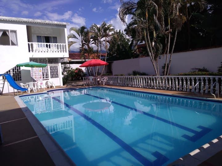 Casaquinta Villa Ruth - Melgar