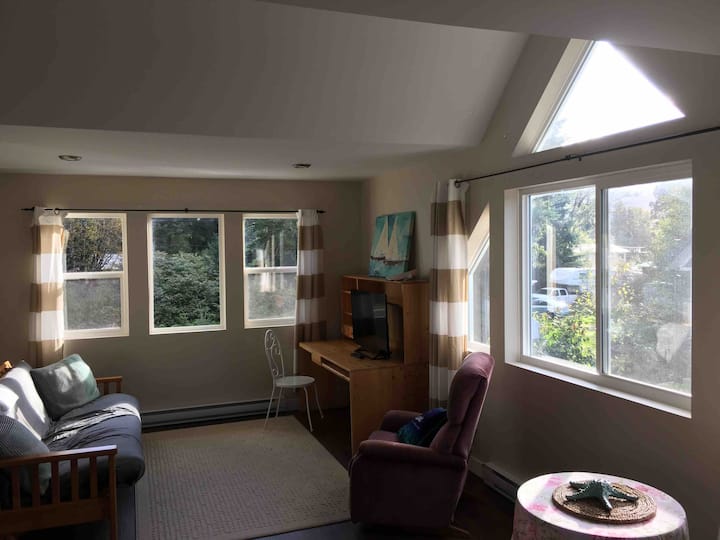 Relaxing Lakeside Retreat - Terrace