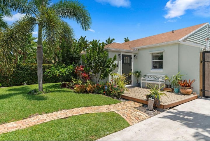 Cozy On Westwood - West Palm Beach, FL