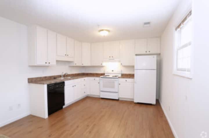2br/2bt Walking Distance To 🏈 Stadium Free Parking - Morgantown, WV