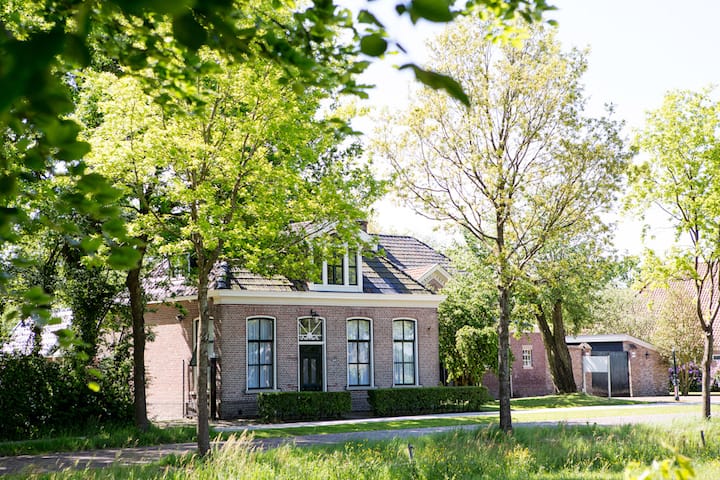 Villa Xxl In De Natuur Met Piano - Drachten