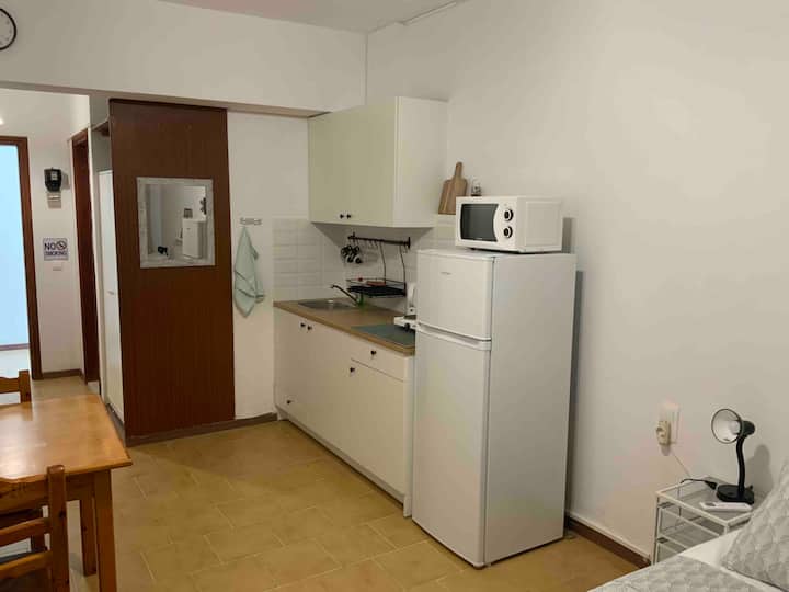 Harris Place Room 6 - Rhodes