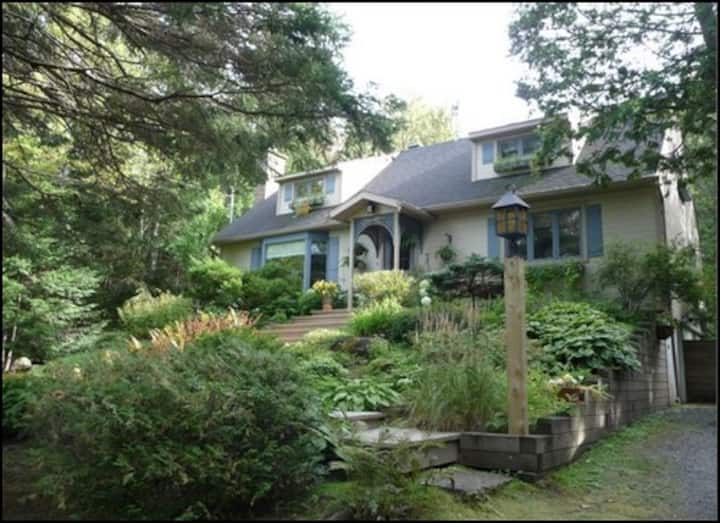 Grand Chalet Avec Vue Sur Le Lac - Saint-Sauveur