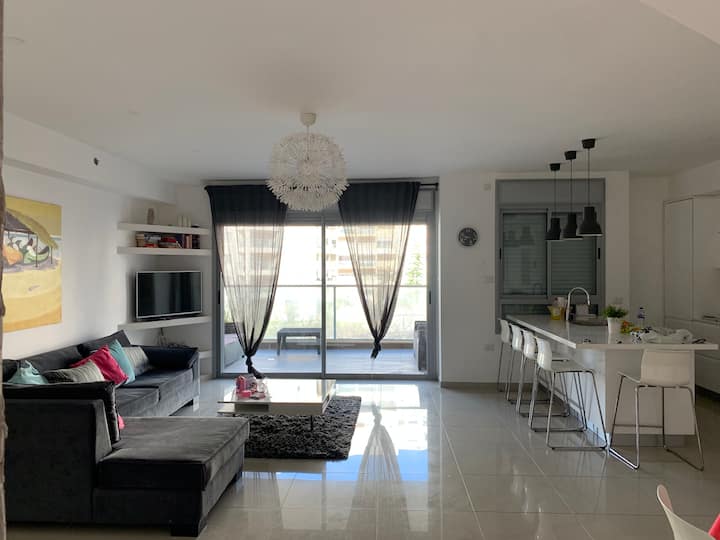 Tel Aviv Beach 4 Double Bed Flat - Israel