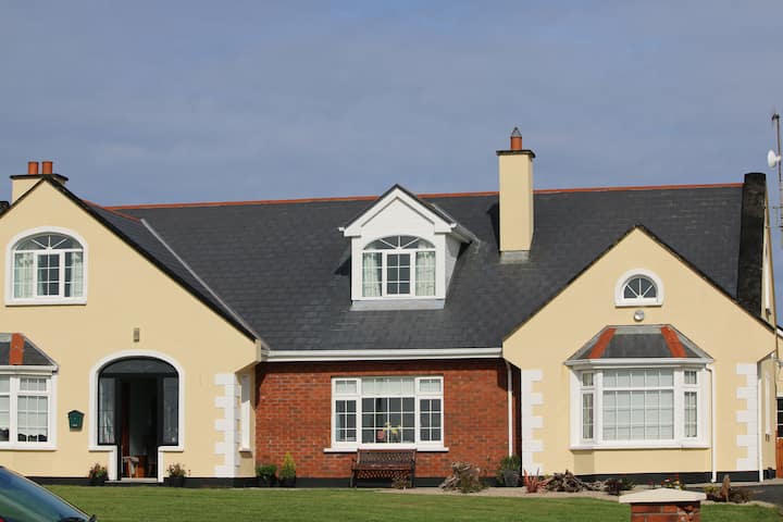 Top 14 Airbnb Vacation Rentals In And Near Belmullet, Ireland - Updated ...