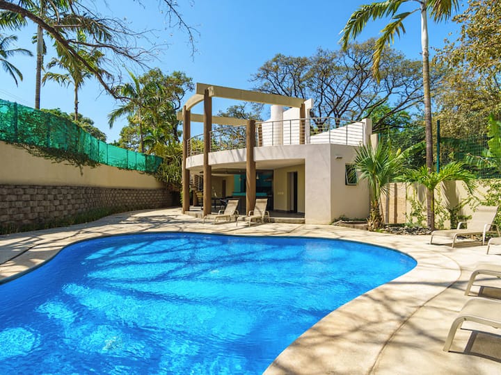 Pp201: Modern Space In Centre Of Town - Tamarindo