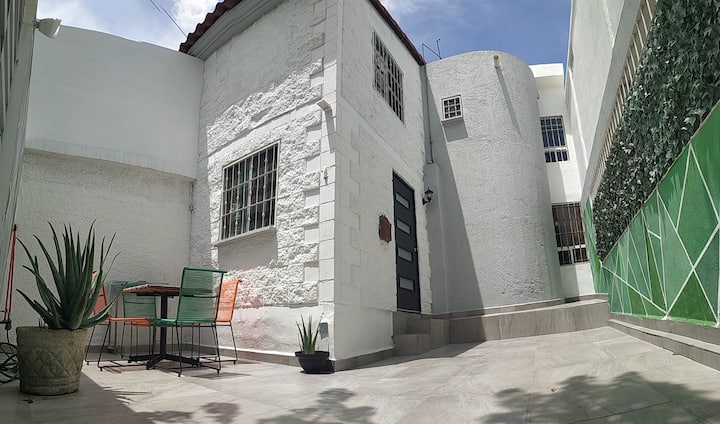 Aeropuerto, 5 Habitaciones, 3.5 Baños, 7camas - Jalisco