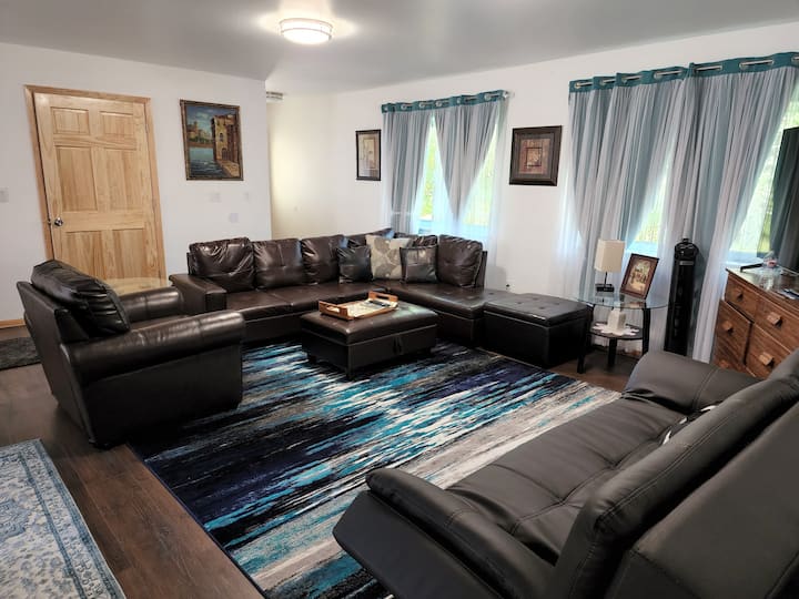 New, Luxurious And Spacious Home. - フェアバンクス, AK