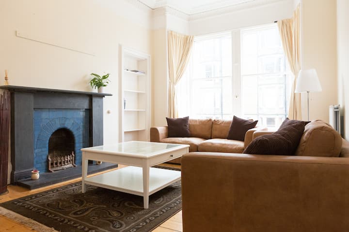 Spacious Meadows Flat • Workspaces • Best Location - Edinburgh