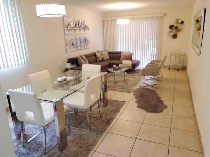 Disfruta De Una Velada Especial En Condado. - San Juan