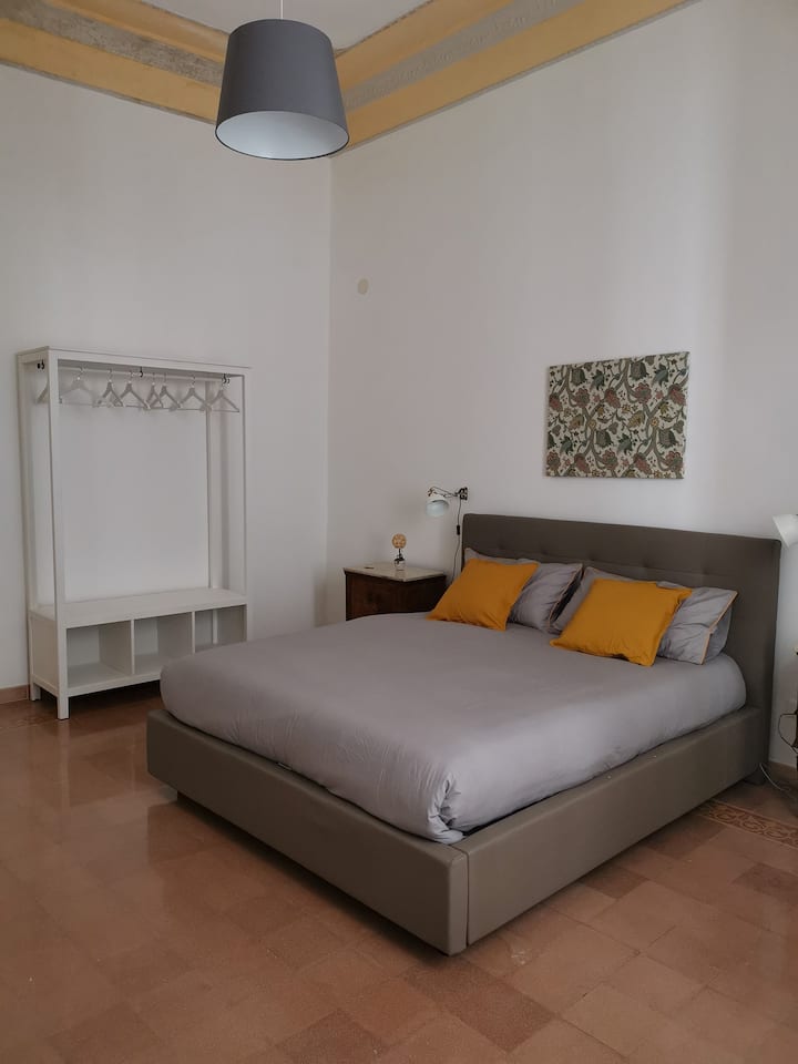 Vigna Del Gallo~ Private Central Station Apartment - Palermo