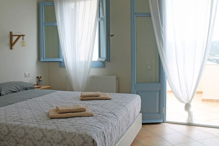 Theros Maisonette - Naxos