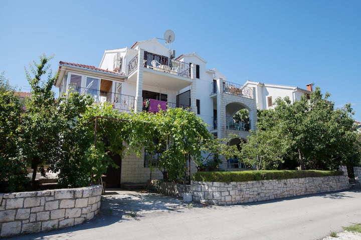 Cozy # Apartment Sonja / Near The # Beach / - Supetar