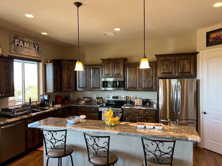 Beautiful Country Home For Family And Animals - Prescott Valley, AZ