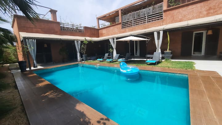 Villa Roseaux 5 Chbres
Piscine Chauffée Marrakech - Morocco