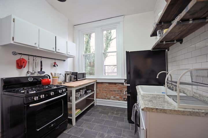 Stellar Suites  | Charming Old Lou. | St. James - Louisville, KY