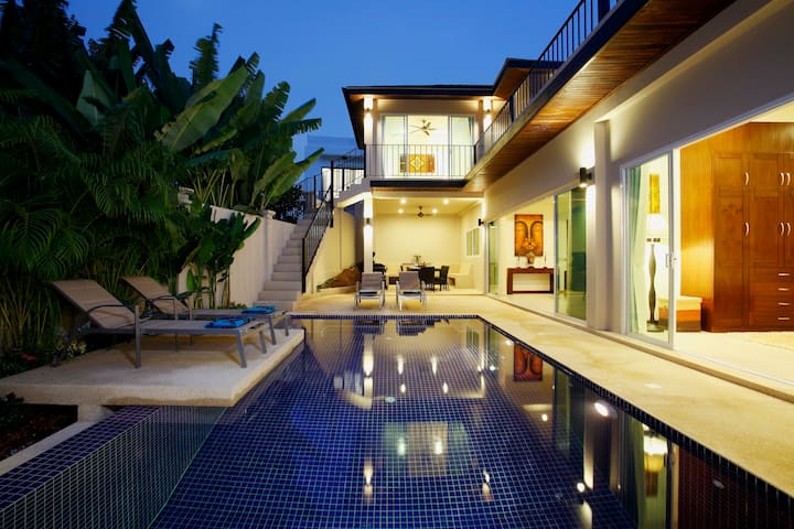 Topaz Villa: 5 Bedrooms, Private Swimming Pool, Near Nai Harn Beach, Sleeps 12+ - Kata Beach