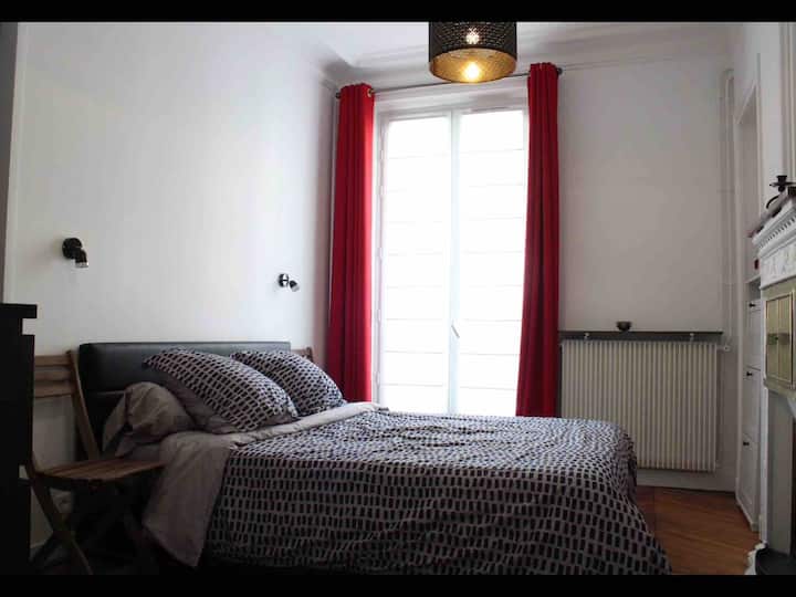 Appartement Haussmannien Près De Montmartre - Paris