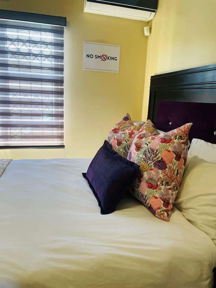 Umusa Guest House (Purple Room) - Inanda