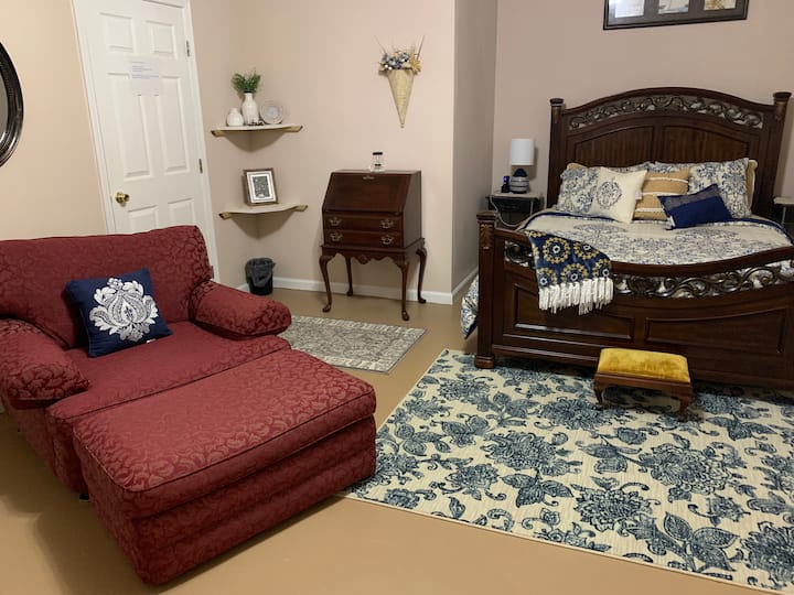 The Maine Cottage - 105” Tv - Limestone 4 Mi Away - Lake Thicketty