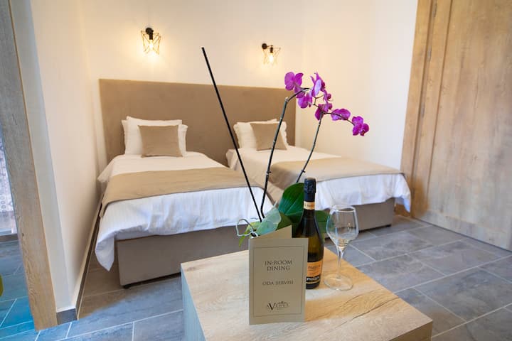 Twin Bed Room - Avenue Hotel - Girne