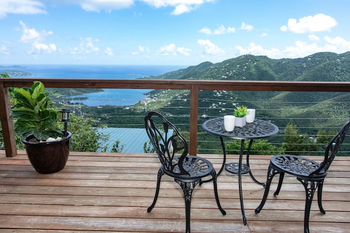 Blissful Treetop Retreat: Samsara - East End