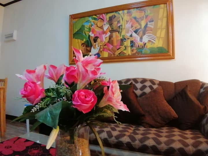 (A) Luxurious Townhouse In Sta. Rita - Batangas