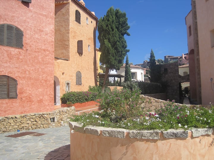Stupendo Bivano Nel Cuore Di Porto Cervo - Порто-Черво
