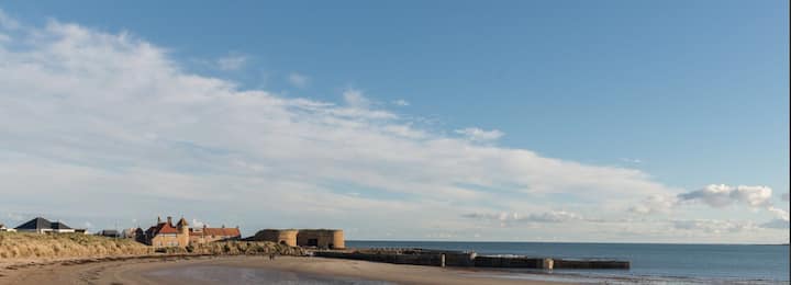 Beadnell Bay Apartment - So Close To The Beach - Beadnell