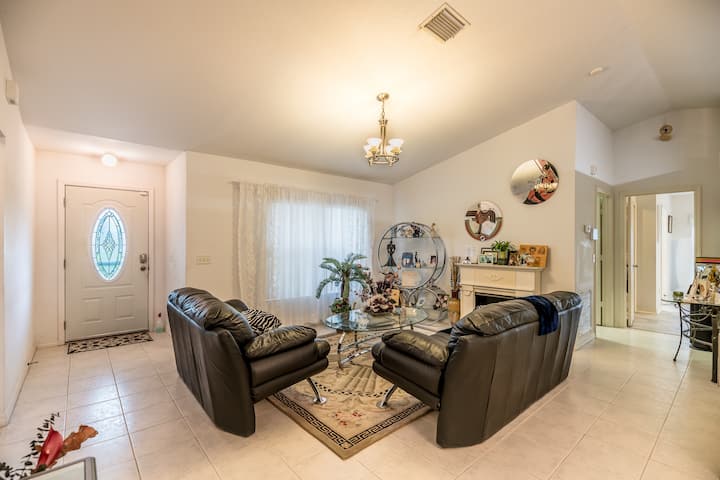 Veroasis (Queen) - Vero Beach, FL