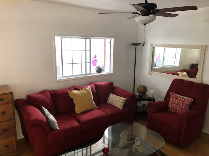 The White Room.
Quiet / Independent Room In House. - Los Angeles, CA