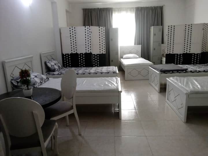 Royce Hostel - Dubai