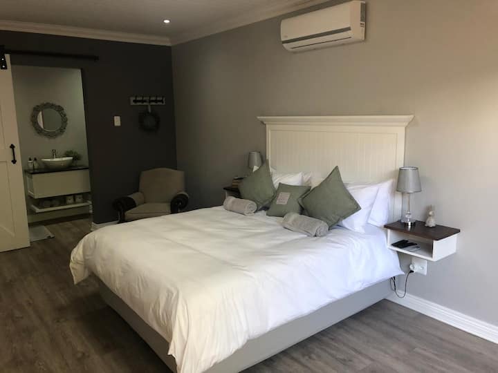 The Homestead - Grace Room - Bloemfontein