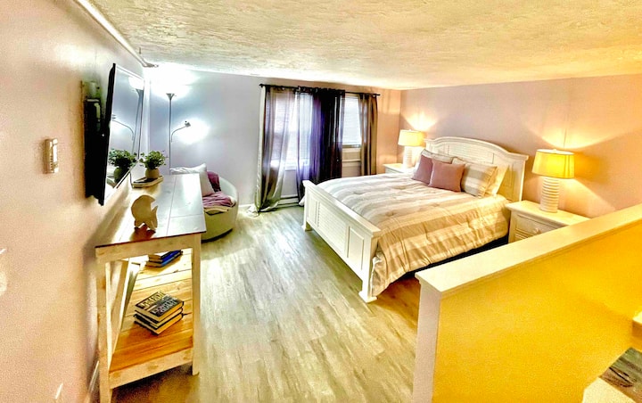 Coastal Condo Right Downtown! -The Osterville Room - Cape Cod, MA