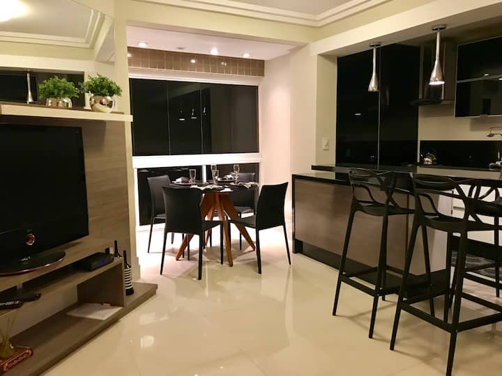 Apto Lindo Com Vista Mar E Wi-fi 500 Mega - Balneario Camboriú