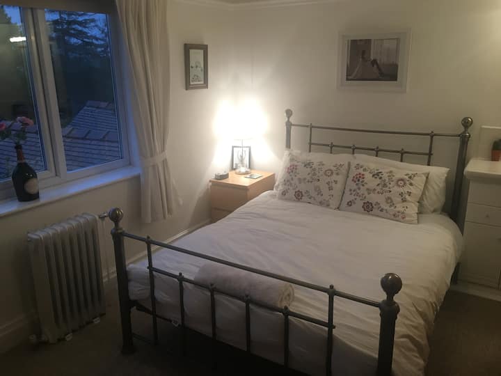 Southport/liverpool - (Ainsdale-formby) Double Bed - Formby