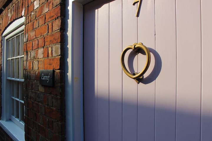 Gorgeous Listed Cottage In The Heart Of Farnham - Farnham